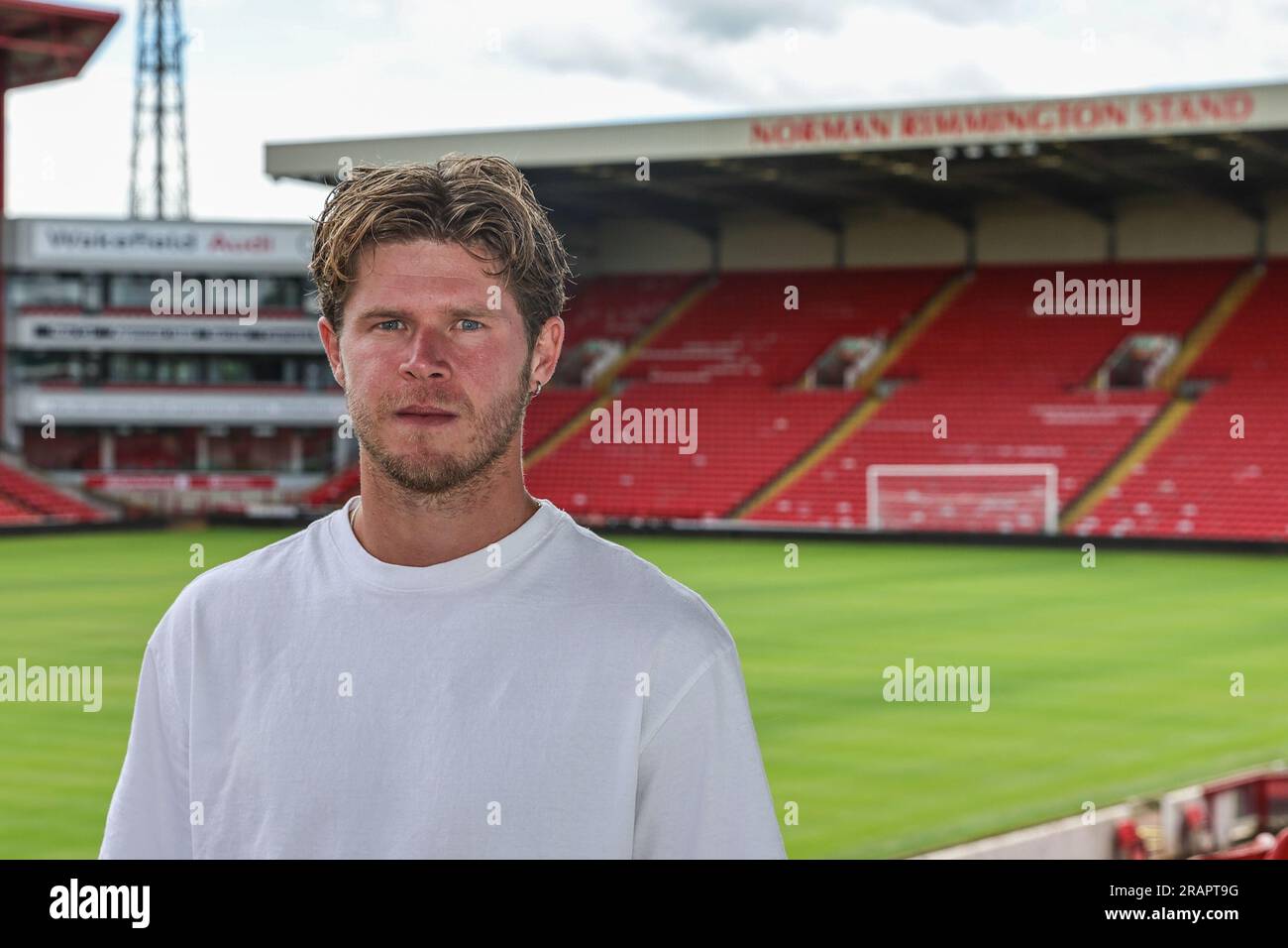 Goalkeeper Ben Killip signs for Barnsley Football Club on a one year ...