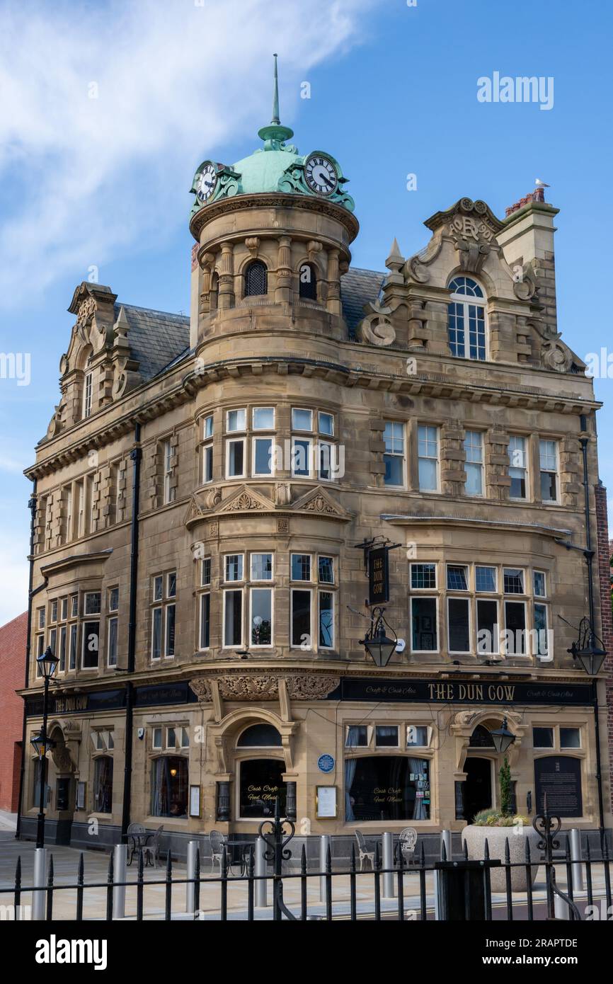 The Dun Cow pub in the city of Sunderland, UK Stock Photo - Alamy
