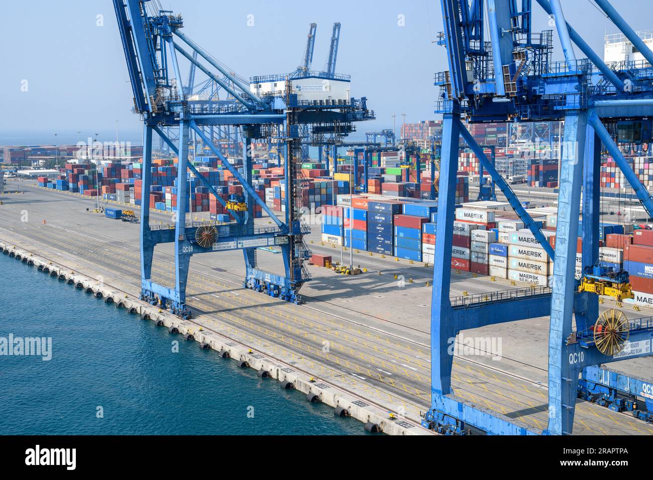 Jeddah, Saudi Arabia - December 21, 2022: Port cranes for loading ...