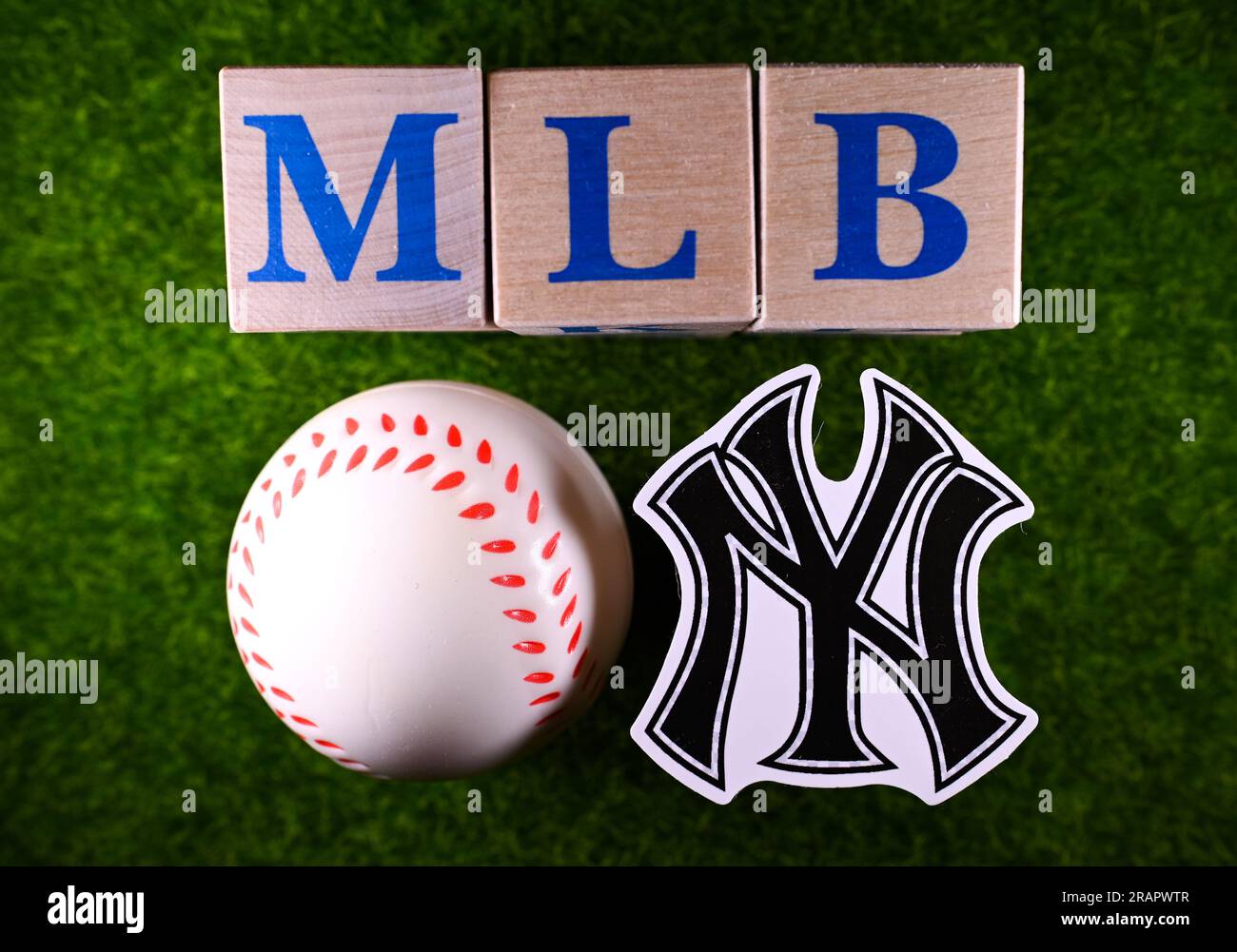 Yankees baseball stadium new york grass hi-res stock photography and ...