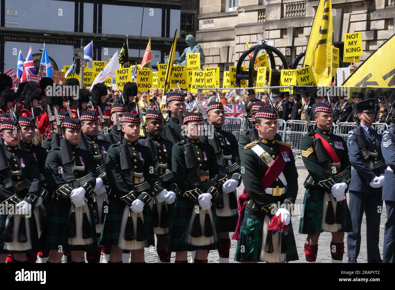 The Combined Cadet Force Pipes and Drums and the Cadet Military Band ...