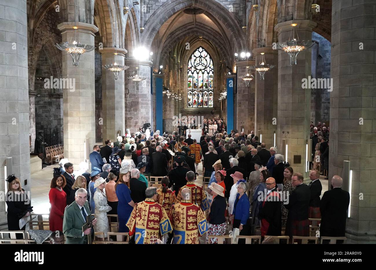 Guests and dignitaries arrive for the National Service of Thanksgiving ...