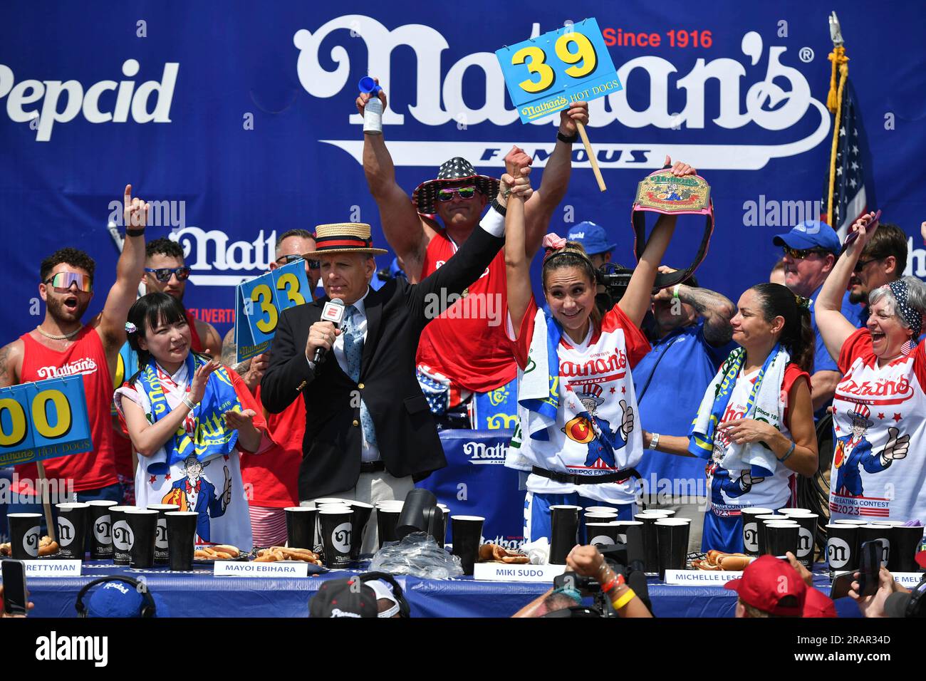 Photo by: NDZ/STAR MAX/IPx 2023 7/4/23 Professional competitive eaters ...