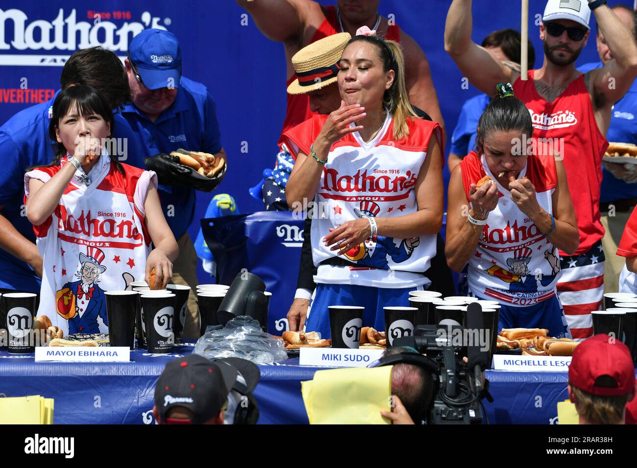 Photo by: NDZ/STAR MAX/IPx 2023 7/4/23 Professional competitive eaters ...