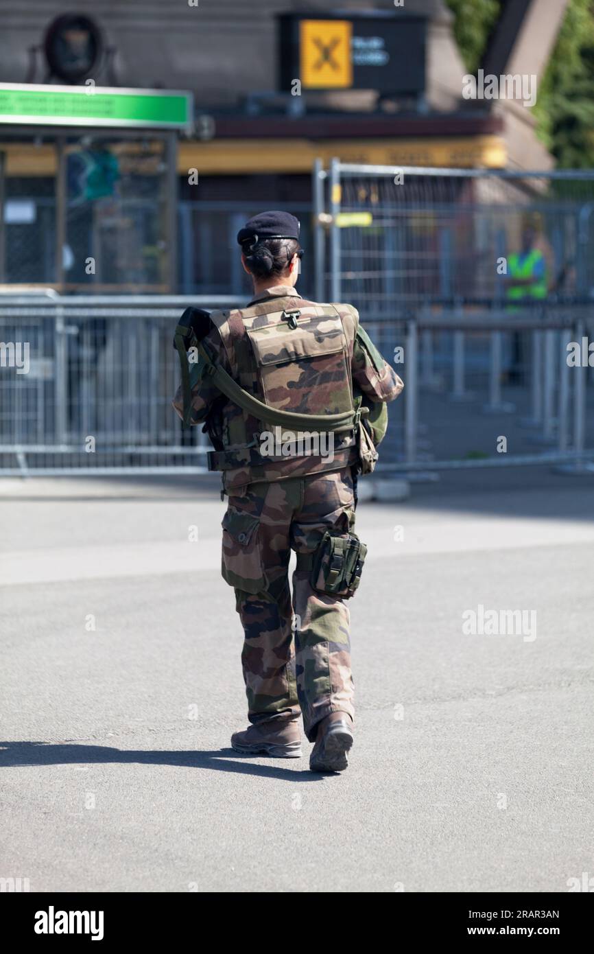 Female french army hi-res stock photography and images - Alamy
