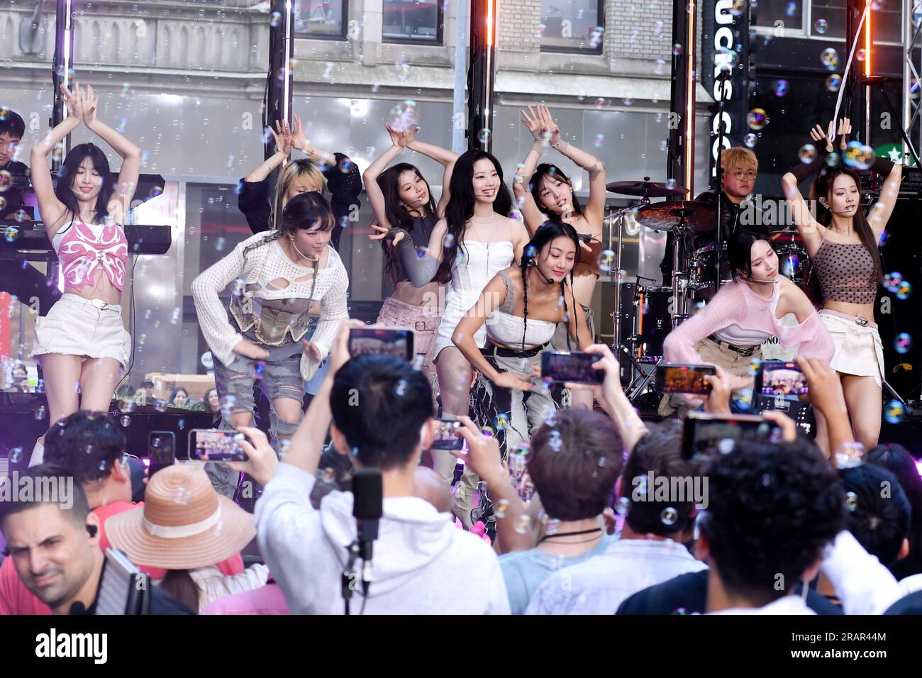 Momo, Jihyo, Nayeon, Sana, Dahyun, Tzuyu, Chaeyoung, Mina and Jeongyeon - Twice performs on NBC ...