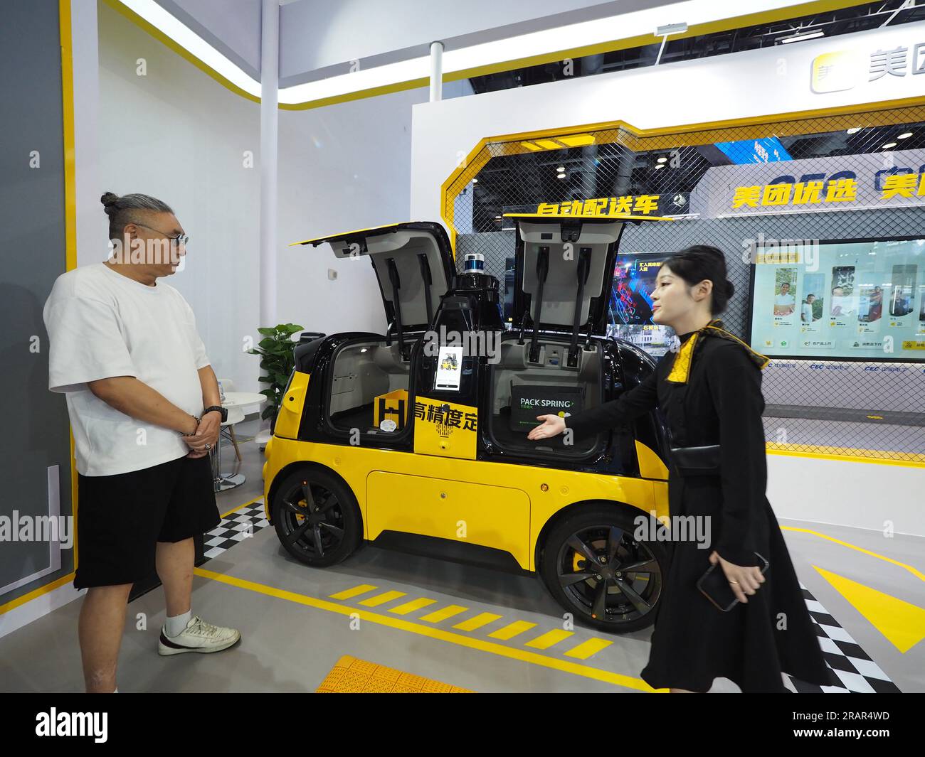 Automatic delivery hi-res stock photography and images - Alamy