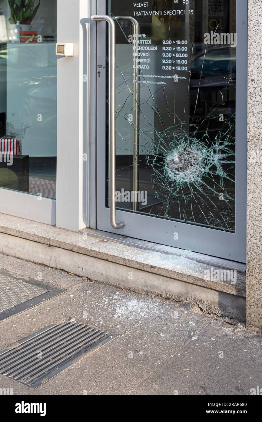 Attempted break hi-res stock photography and images - Alamy