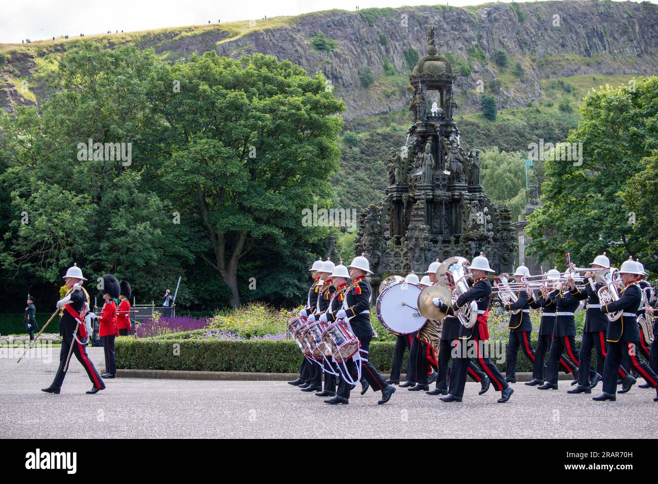 Members of the armed forces leaving the Palace of Holyroodhouse ...