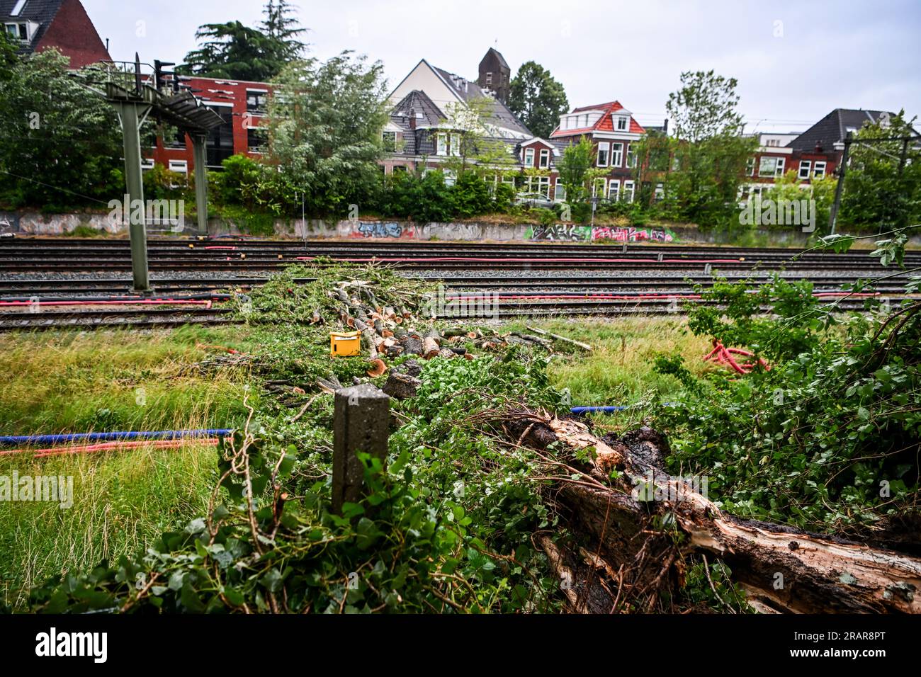 Severely damaged structure hi-res stock photography and images - Alamy