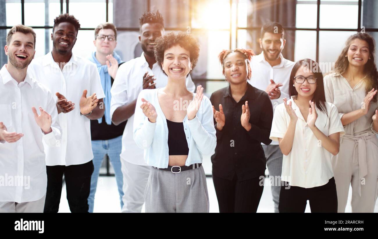 Speaker audience cheering hi-res stock photography and images - Alamy