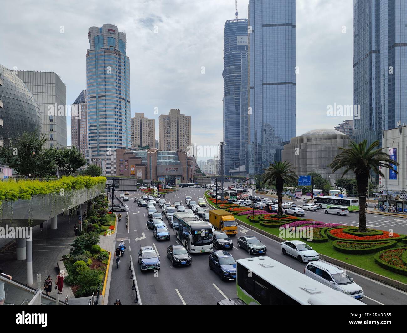 Shanghai 4k hi-res stock photography and images - Alamy