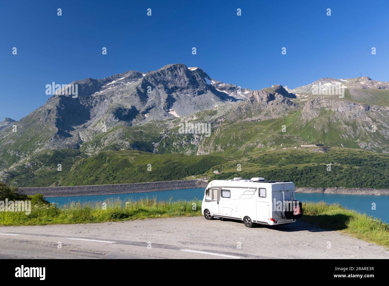 Camping car lac hi-res stock photography and images - Alamy