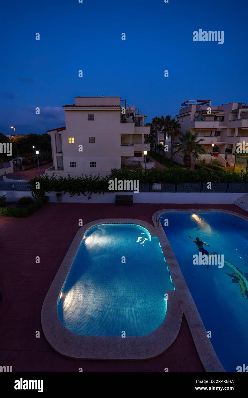 Swimming pool pools night hi-res stock photography and images - Alamy