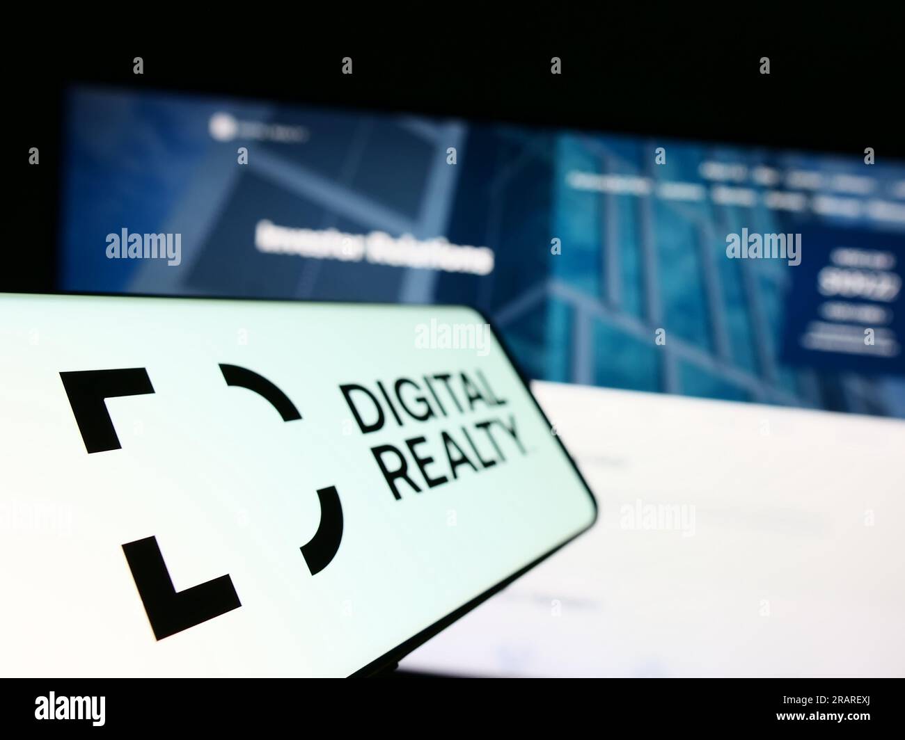 Digital realty logo hi-res stock photography and images - Alamy