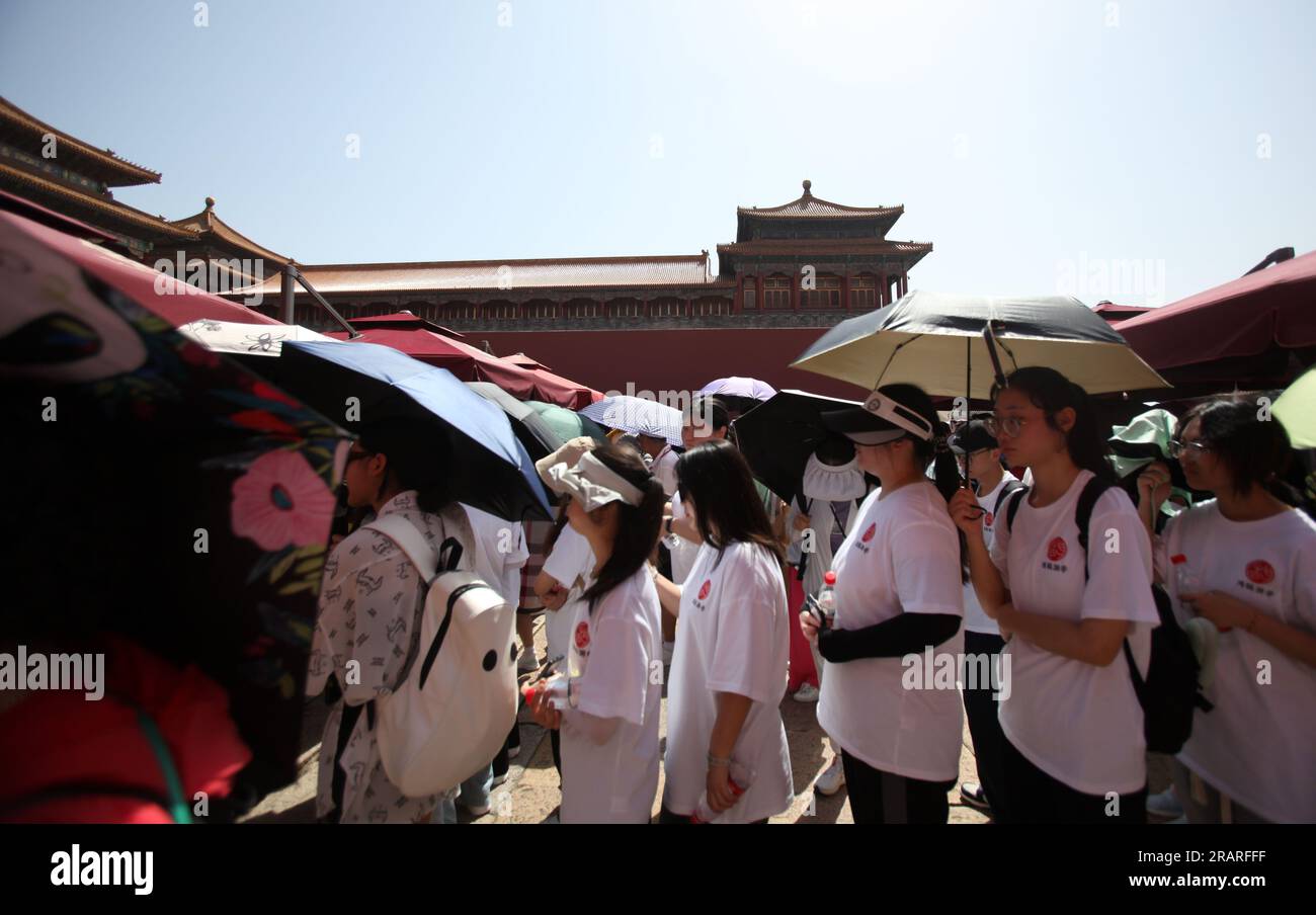 BEIJING, CHINA - JULY 5, 2023 - Tourists brave high temperatures to ...