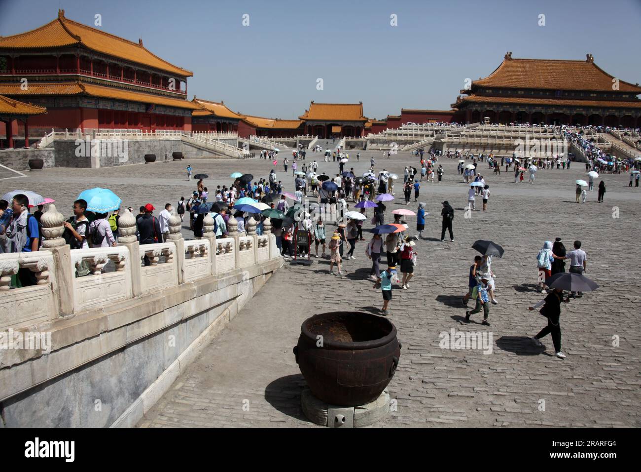 BEIJING, CHINA - JULY 5, 2023 - Tourists brave high temperatures to ...