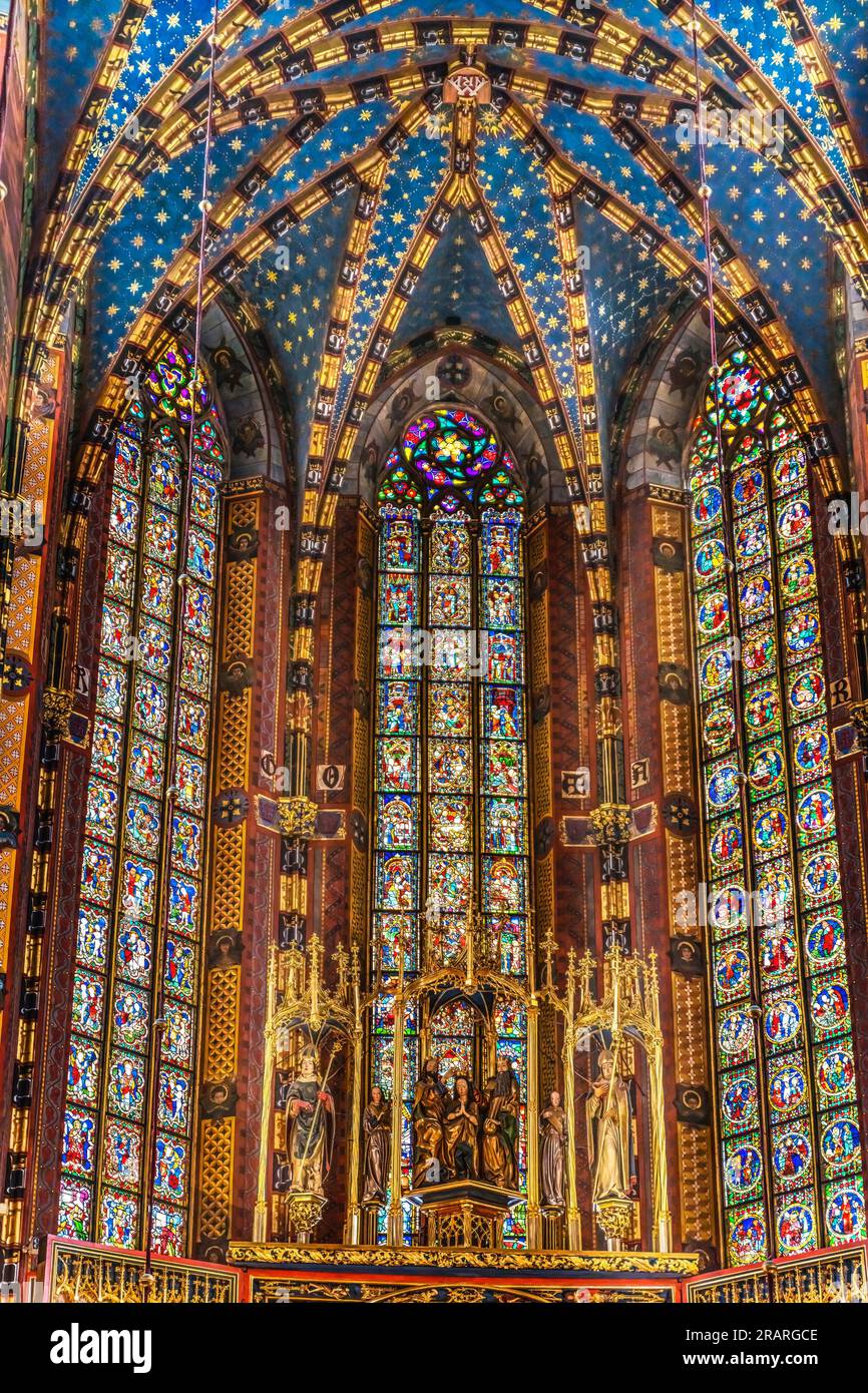Krakow st mary’s basilica altar hi-res stock photography and images - Alamy