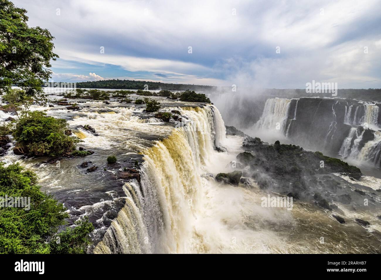 Devil's Throat at Iguazu Falls, one of the world's great natural ...