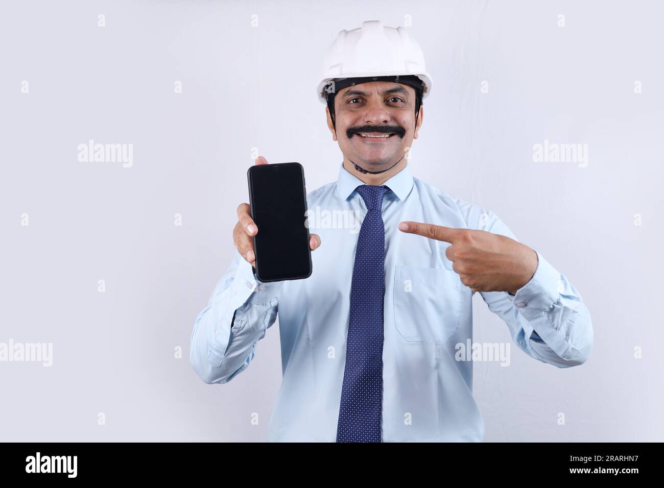 App engineer hi-res stock photography and images - Alamy