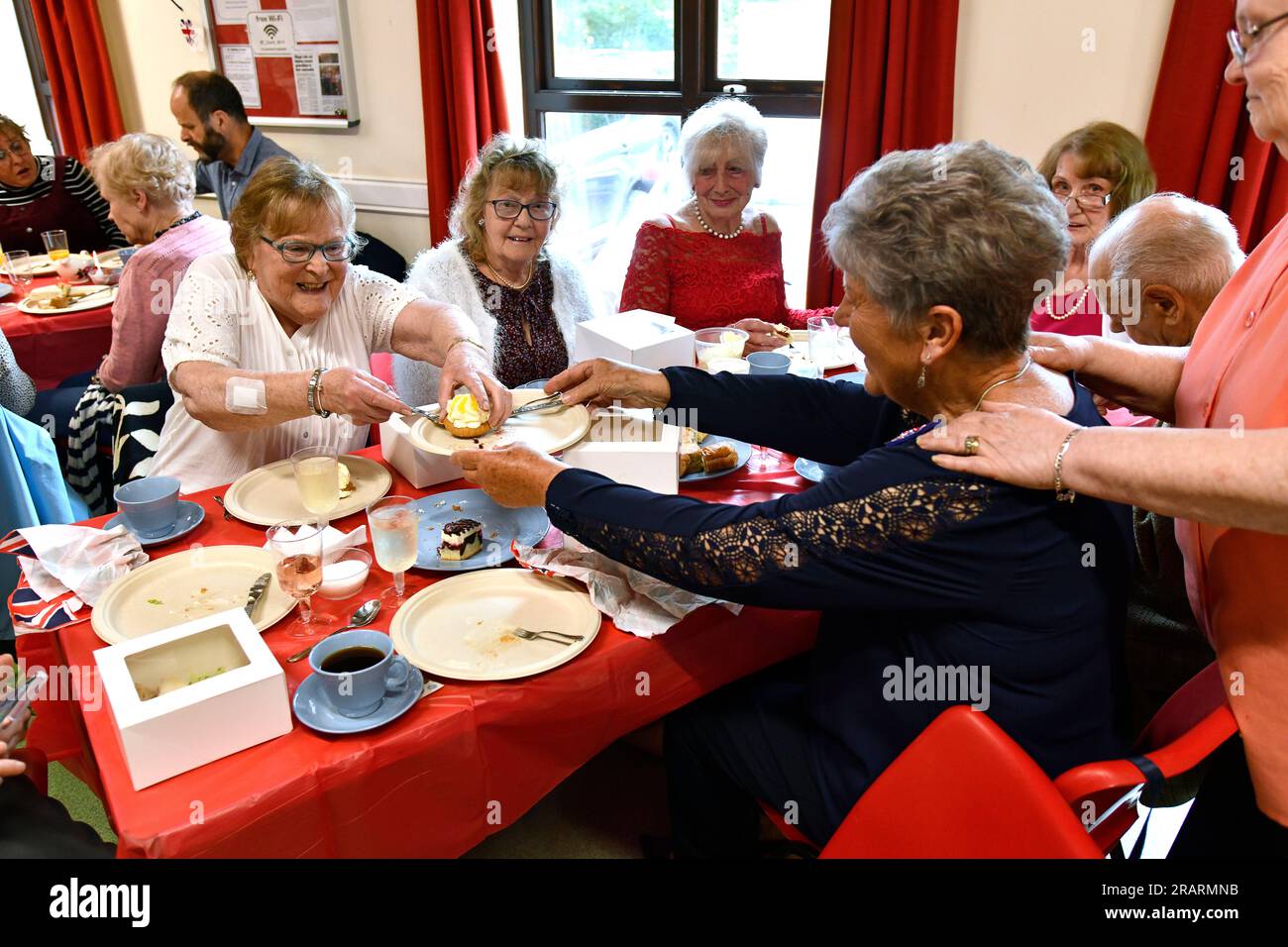 King charles coronation cakes hi-res stock photography and images - Alamy