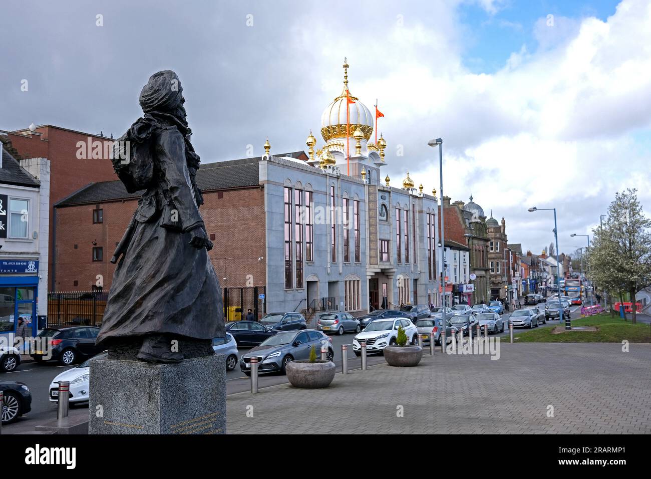 Lions of the Great War monument in Smethwick near to the .Guru Nanak ...