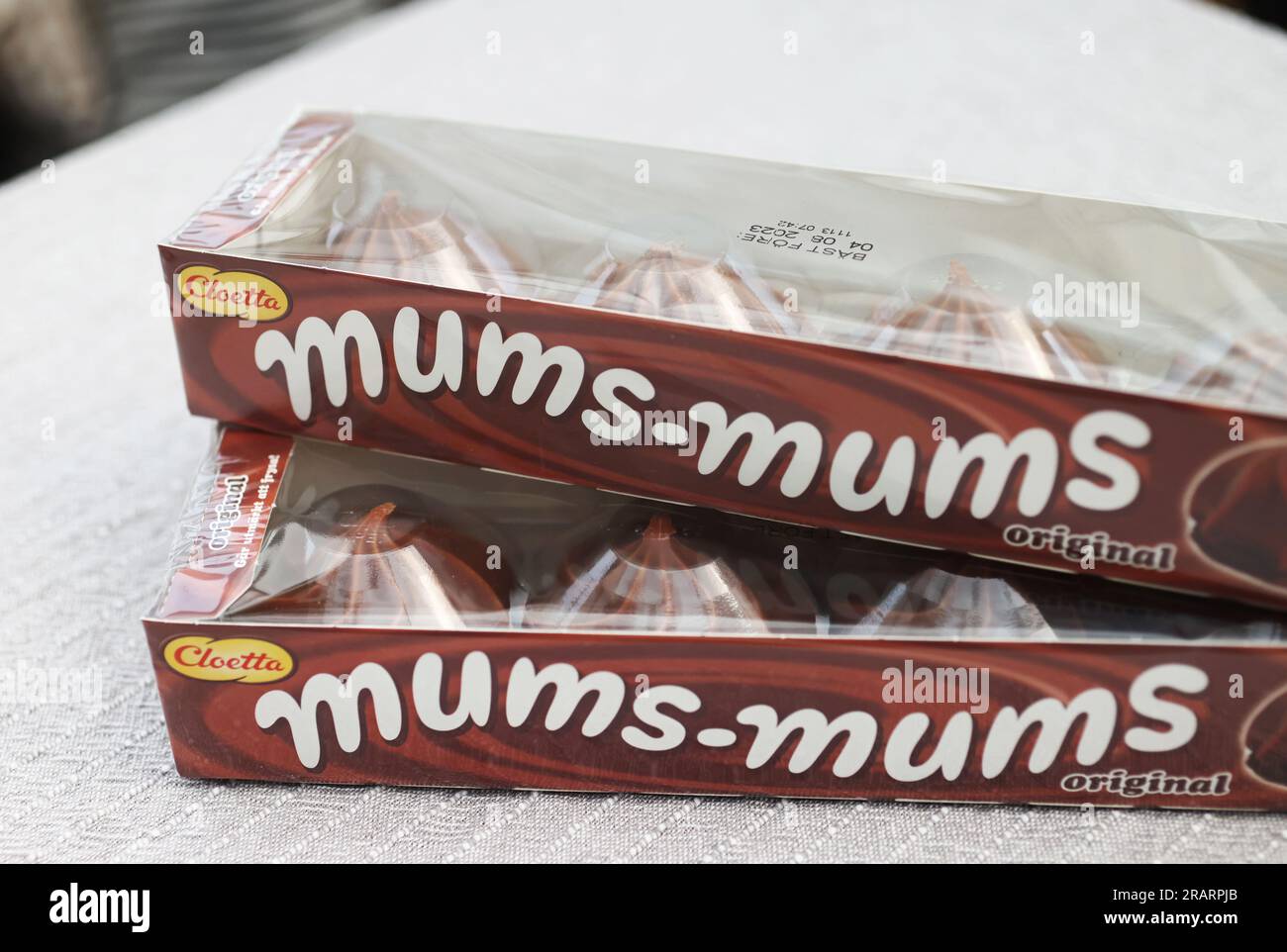 Mums-Mums have been manufactured since 1933. Now, 90 years later ...