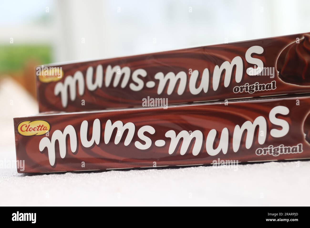 Mums-Mums have been manufactured since 1933. Now, 90 years later ...