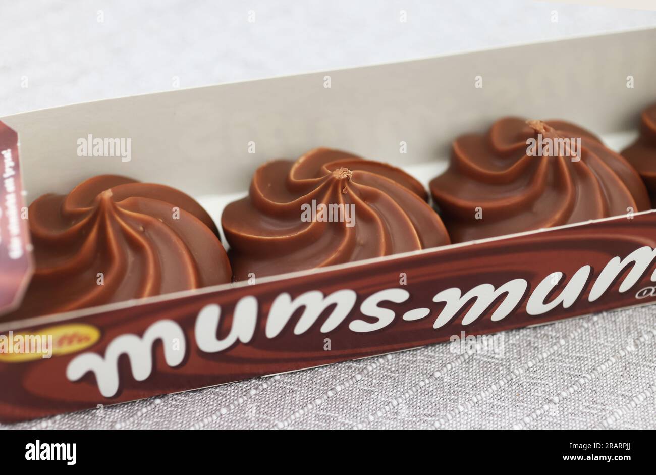 Mums-Mums have been manufactured since 1933. Now, 90 years later ...