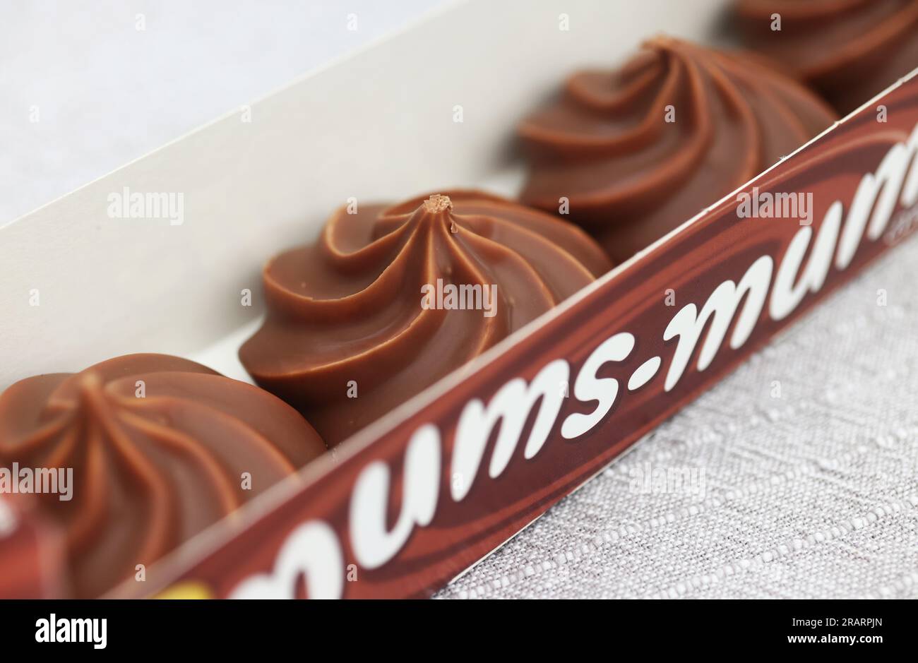 Mums-Mums have been manufactured since 1933. Now, 90 years later ...