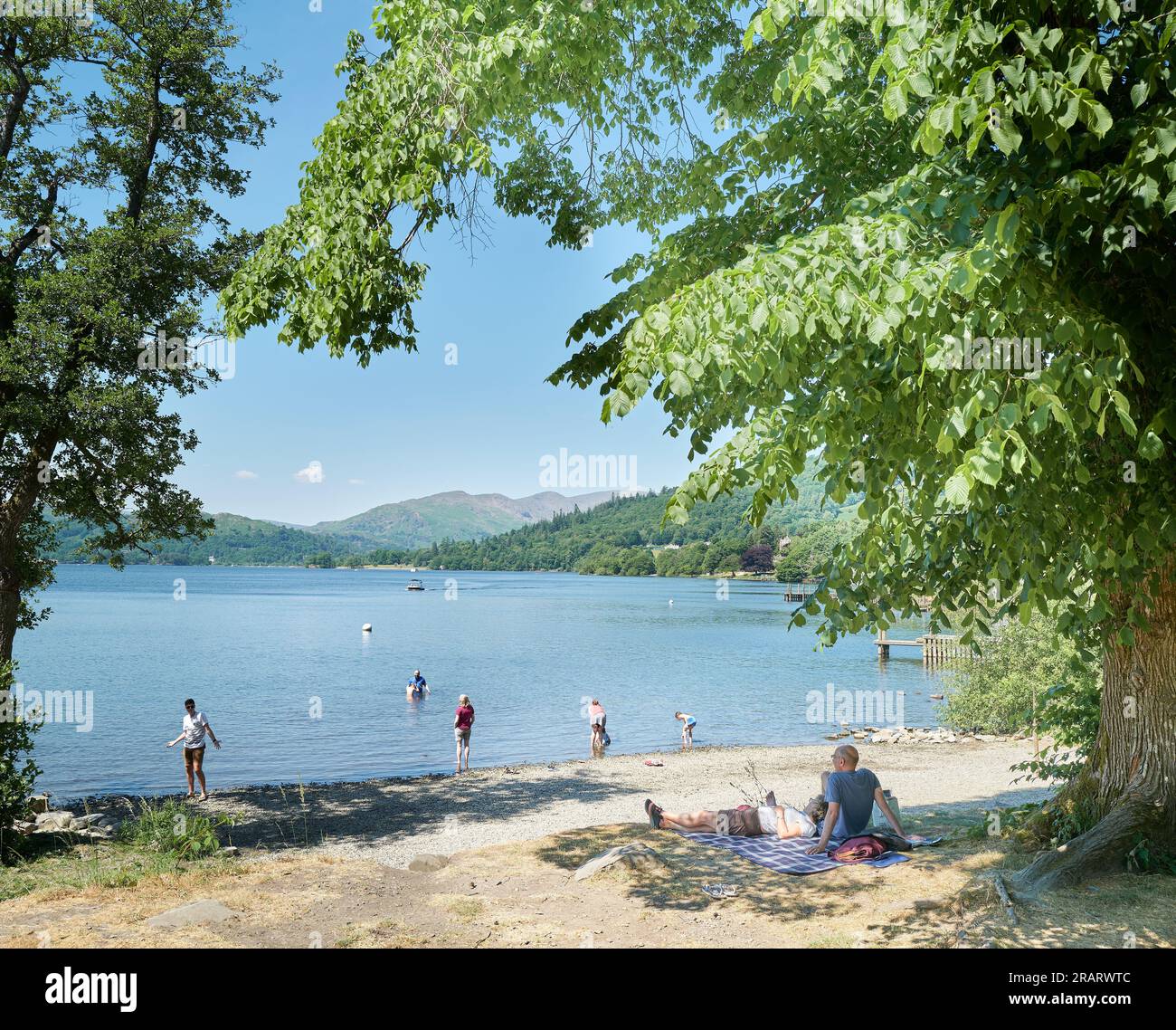 Paddling on the shoreline of Lake Windermere at Brockhole (National ...