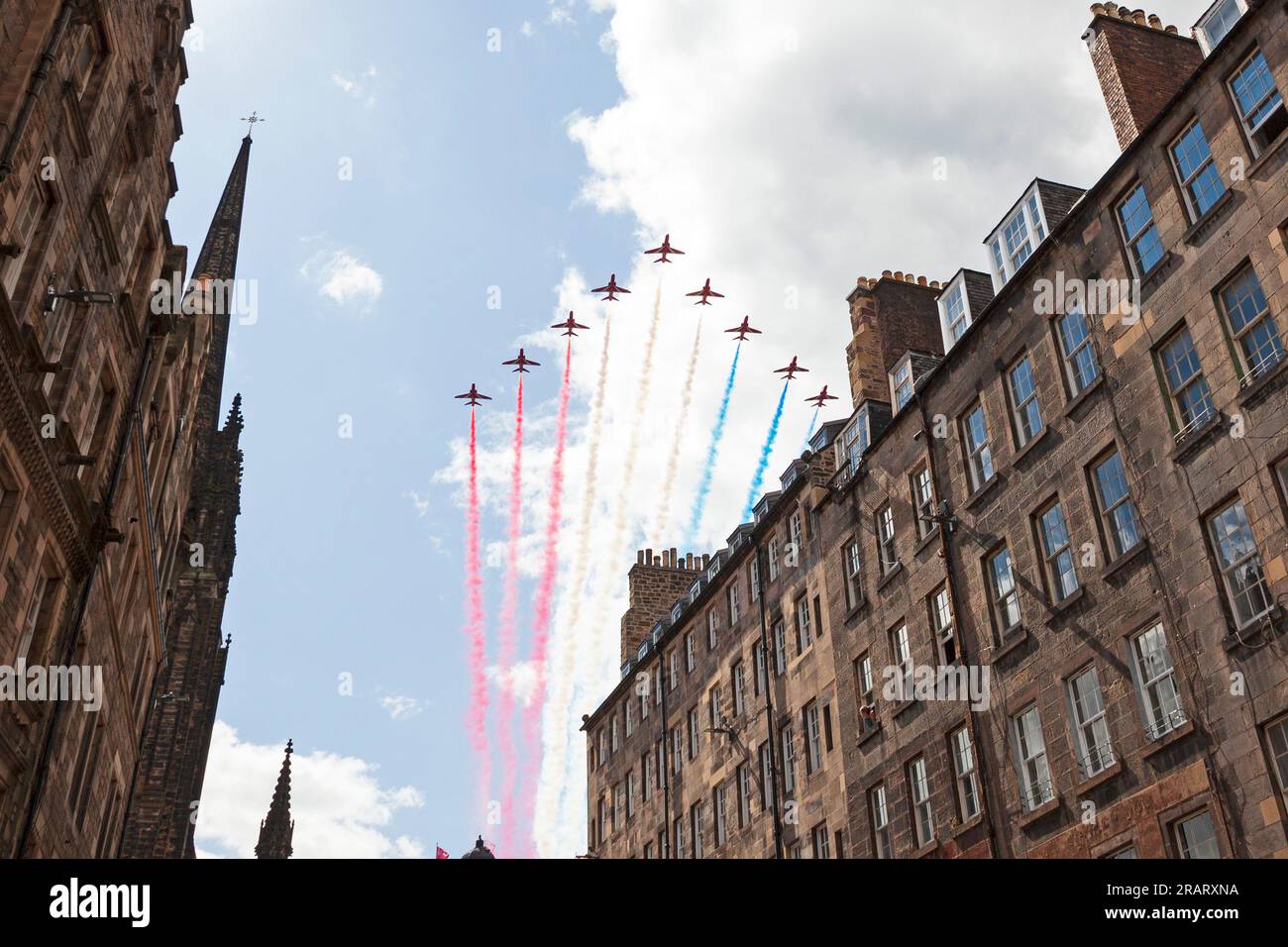 Royal Mile, Edinburgh, Scotland, UK 5 July 2023. Red Arrows Royal Mile ...