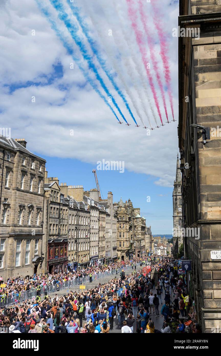 The Red Arrows flypast over Edinburgh after the National Service of ...