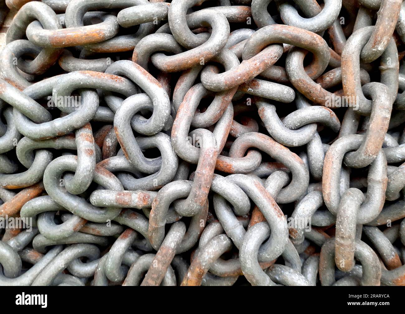 steel and little rust chains background Stock Photo - Alamy