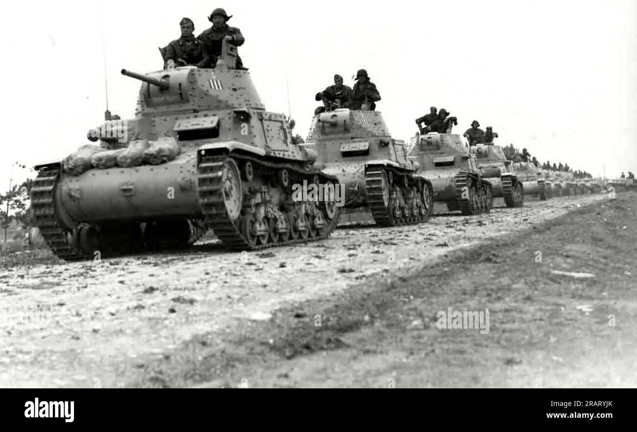 Italian armoured division hi-res stock photography and images - Alamy