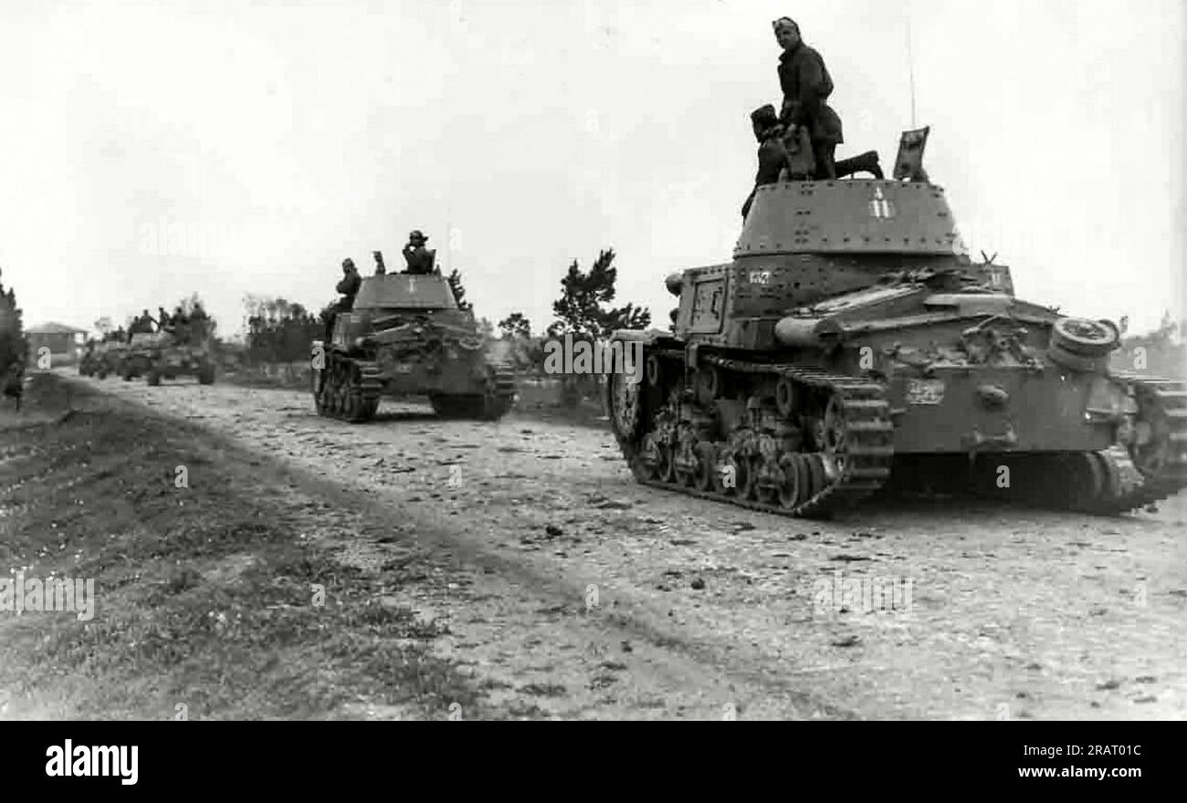 Italian armoured division hi-res stock photography and images - Alamy