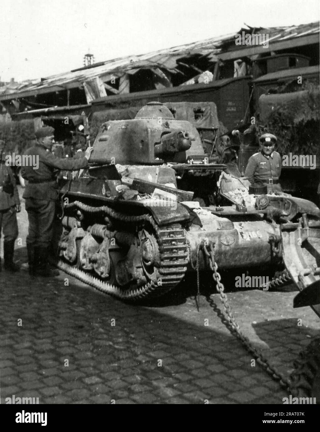 Car manufacturing in world war one hi-res stock photography and images ...