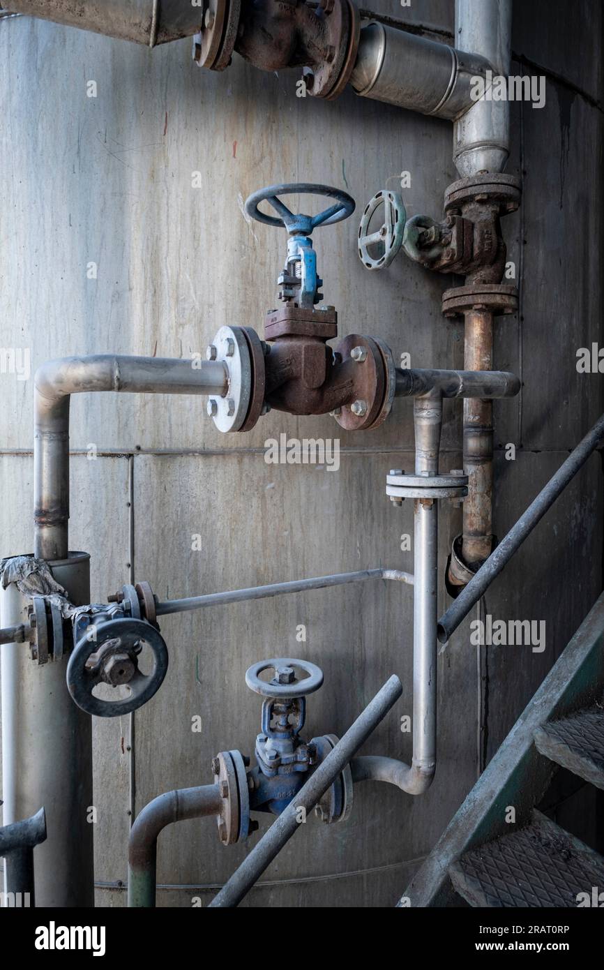 Round valve hi-res stock photography and images - Alamy