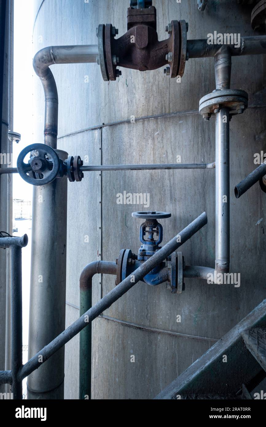 Round valve hi-res stock photography and images - Alamy