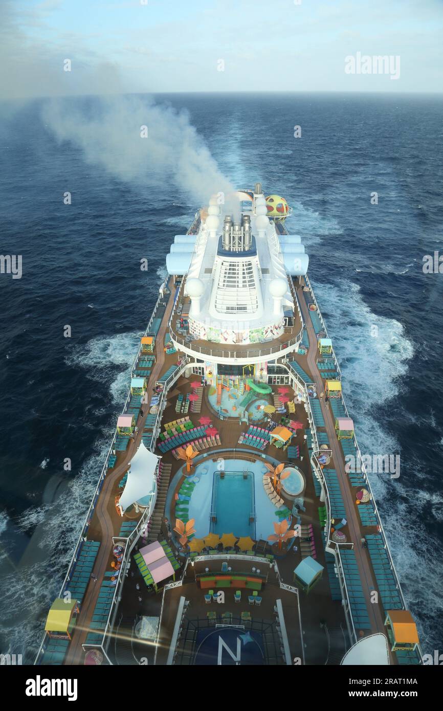 Royal caribbean odyssey of the seas cruise ship hi-res stock ...