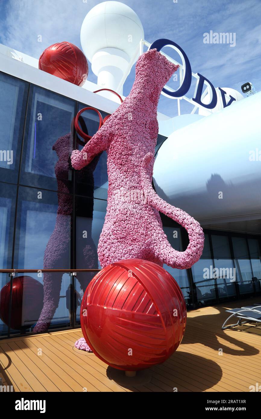 Royal caribbean odyssey of the seas cruise ship hi-res stock ...