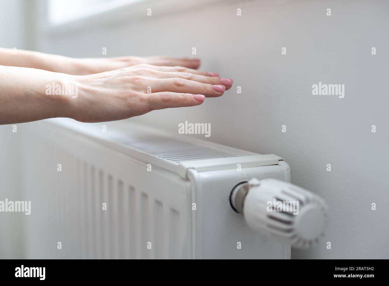 Hand thermostatic valve heater save hi-res stock photography and images ...