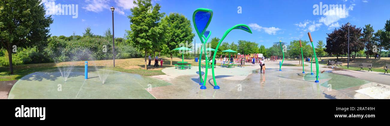Spray park hi-res stock photography and images - Alamy