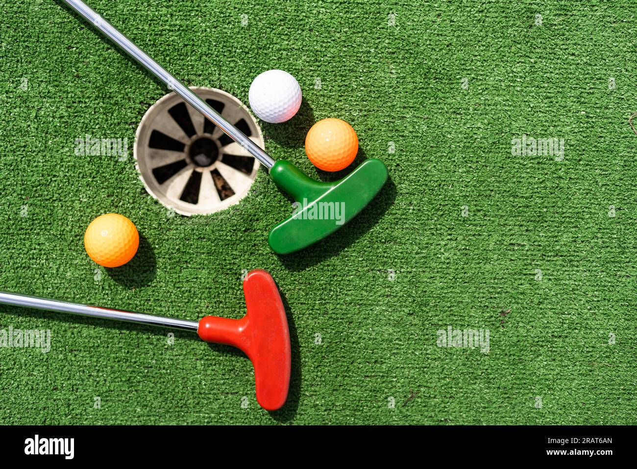 Golf putt and carpet hi-res stock photography and images - Alamy