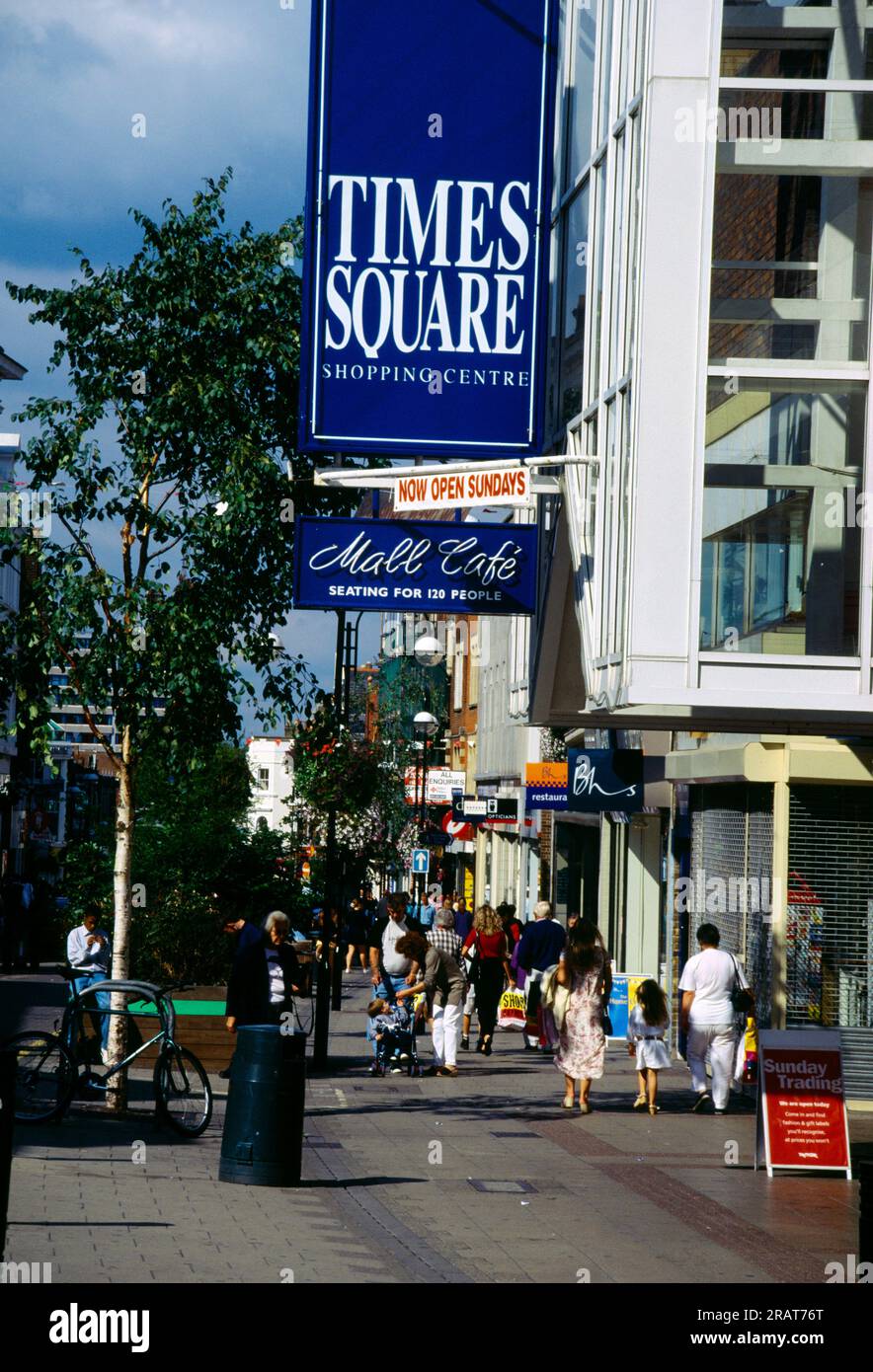 Times square shopping centre hi-res stock photography and images - Alamy