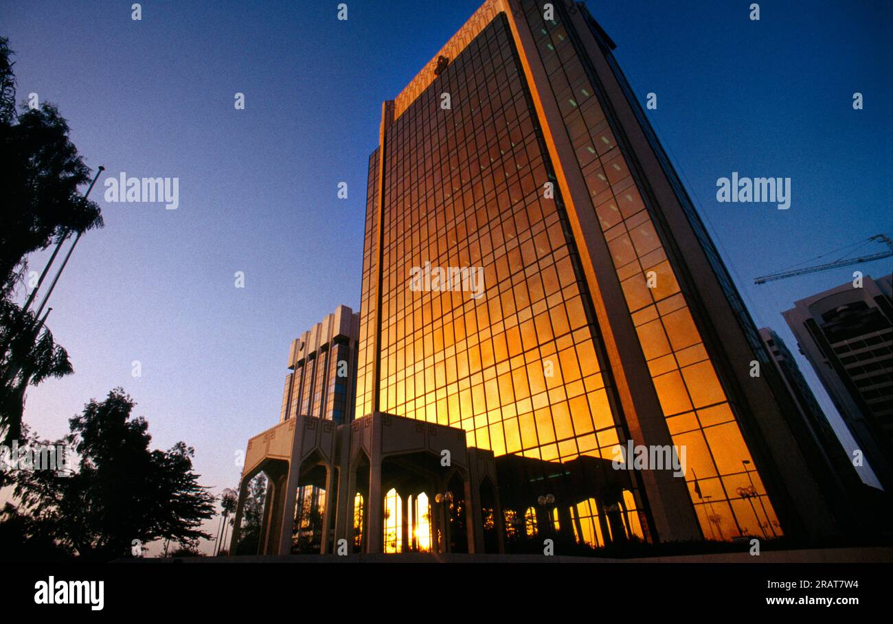 Arab fund hi-res stock photography and images - Alamy