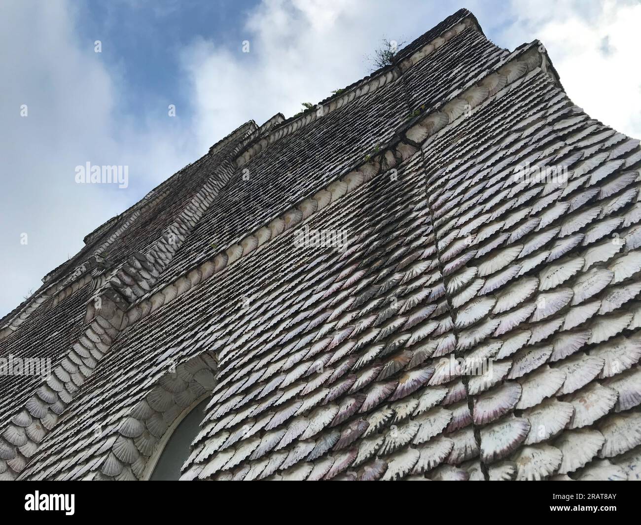 Scallop pattern facade hi-res stock photography and images - Alamy