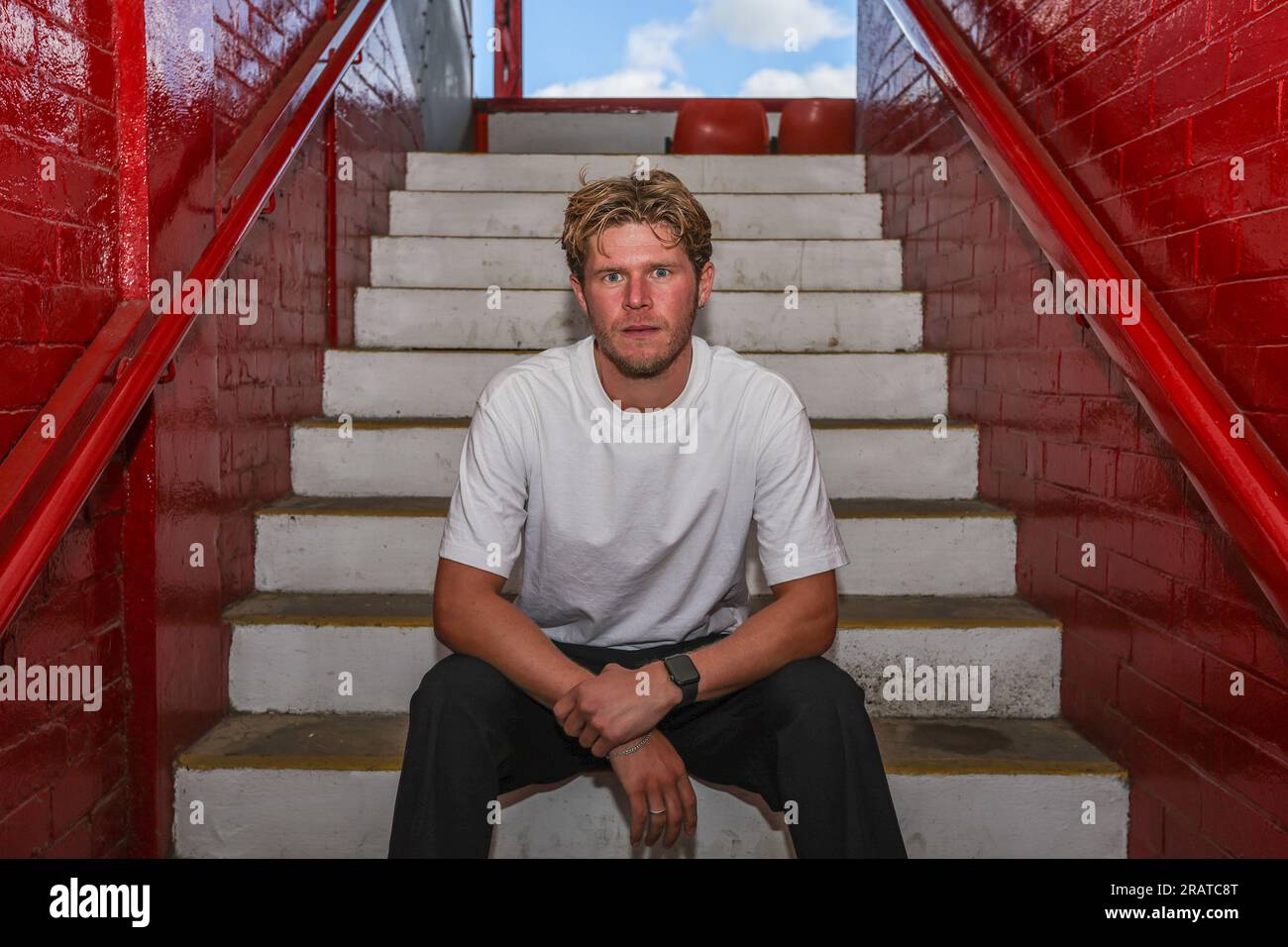 Goalkeeper Ben Killip signs for Barnsley Football Club on a one year ...