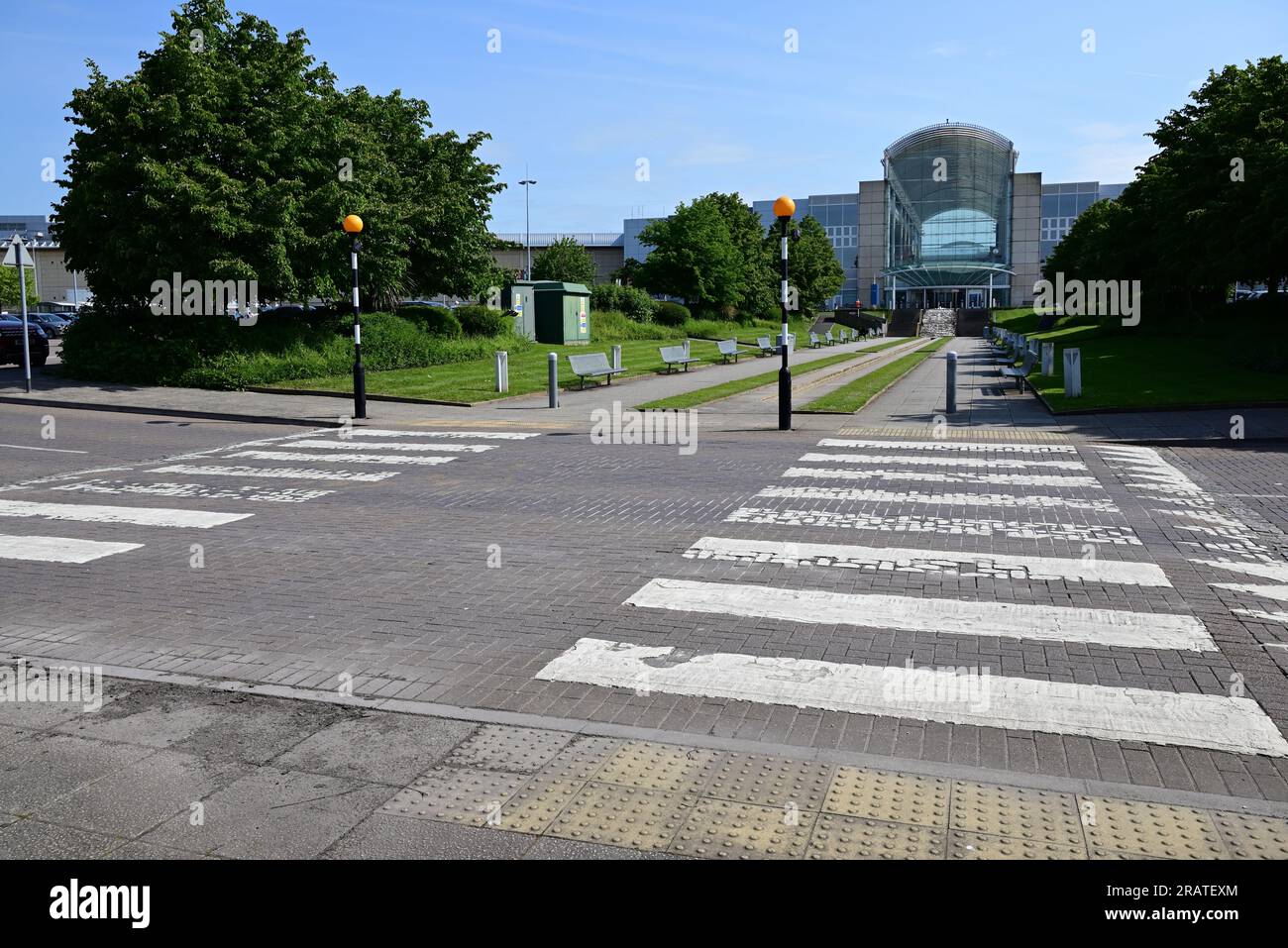 Pedestrian crossing leading to one of the entrances to The Mall ...
