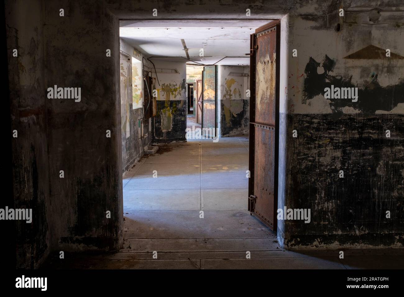 WA24526-00....WASHINGTON - Doorways in Fort Warden State Park Stock ...